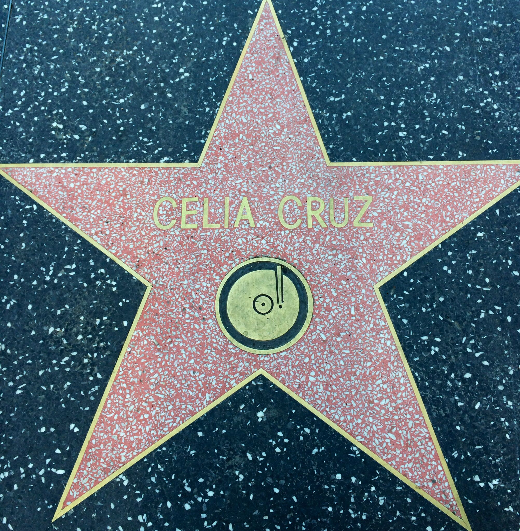 Azúcar: Celia Cruz e o legado afrolatino e caribenho - Exclamación